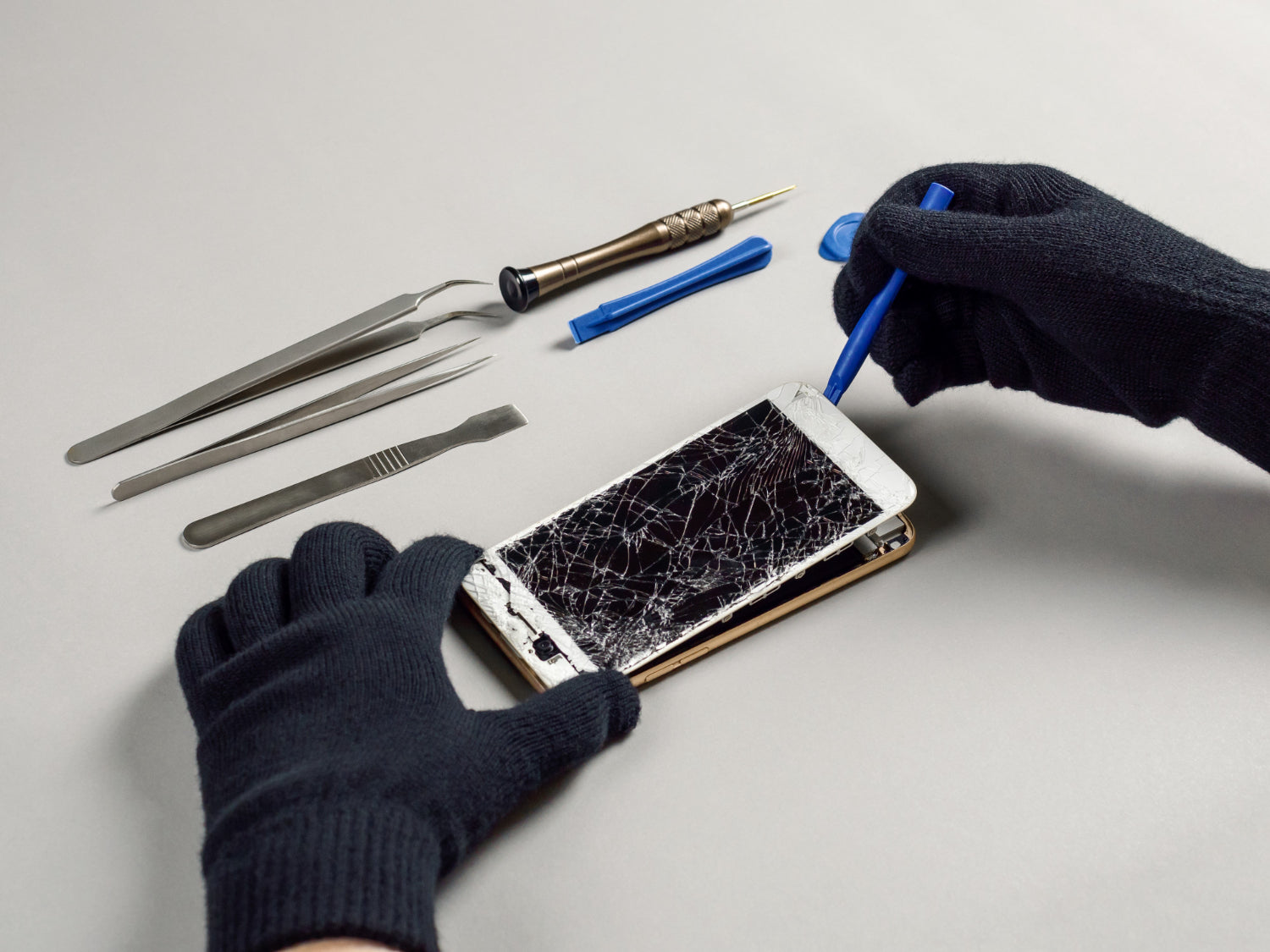 Top Mistakes People Make When Fixing a Screen